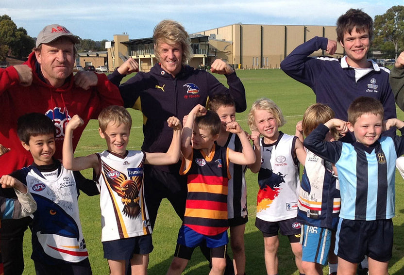 Teaching Kids To Kick An AFL Footy – Australian Sports Camps